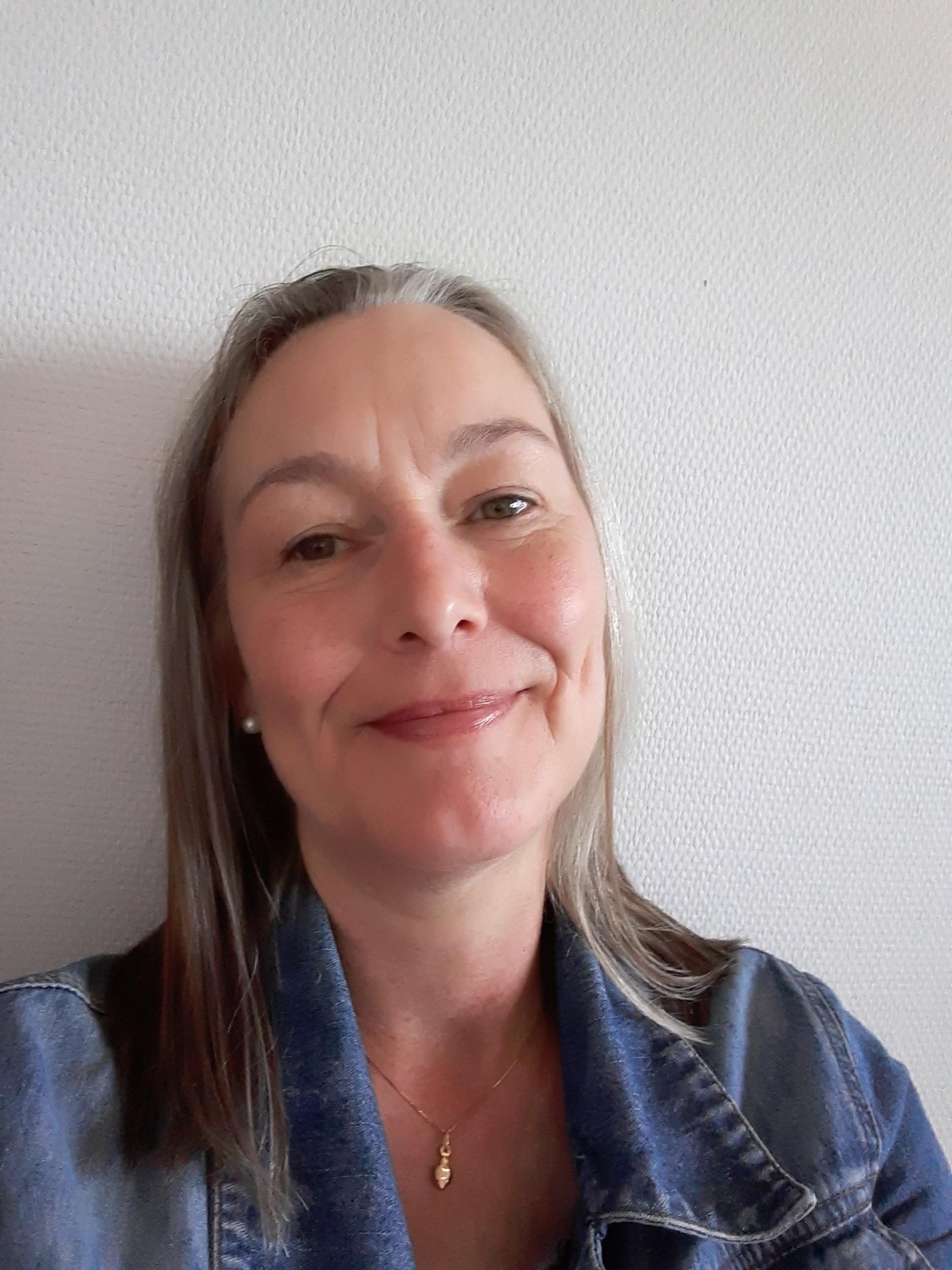 Gunn Kruse Steen - Helt Med