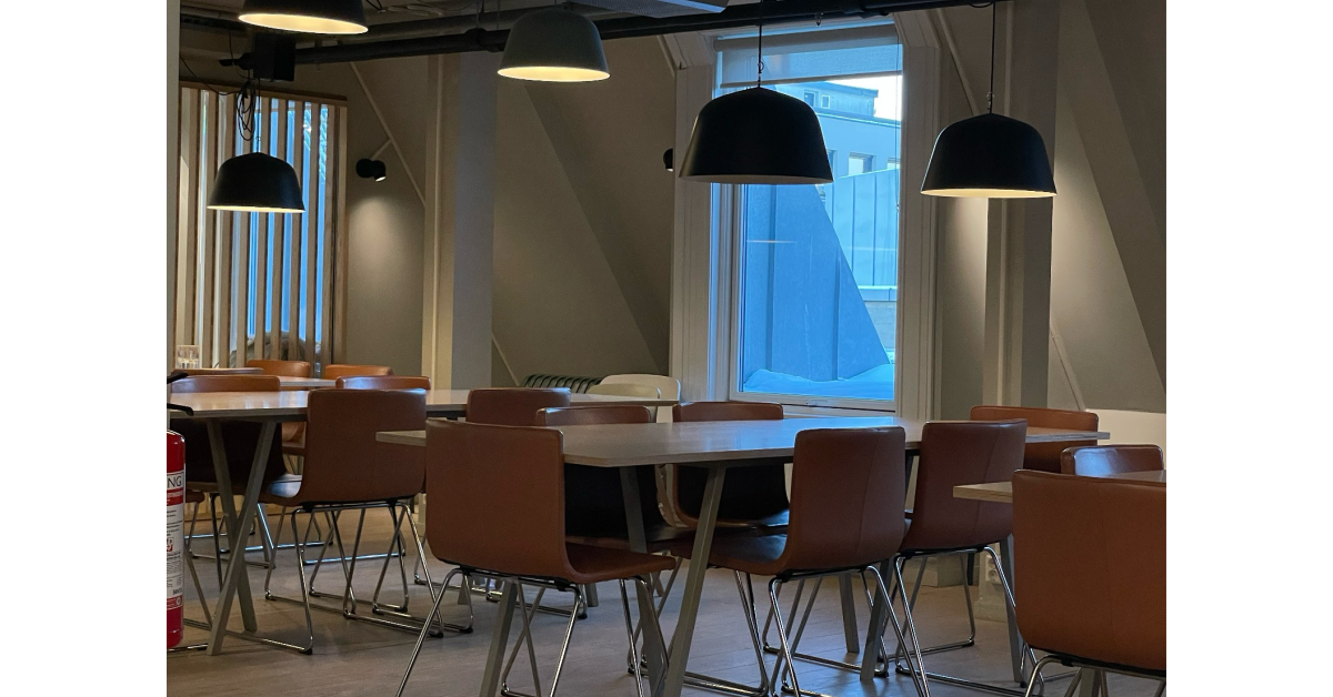 Servicemedarbeider - Helt Med